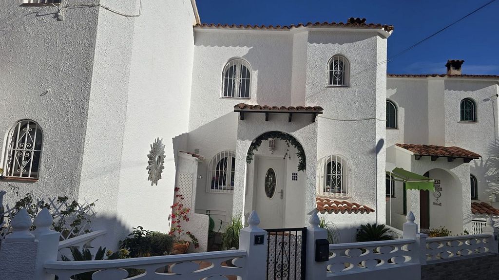 Venta de casa adosada en Nucia (la) · 110197285 - yaencontre