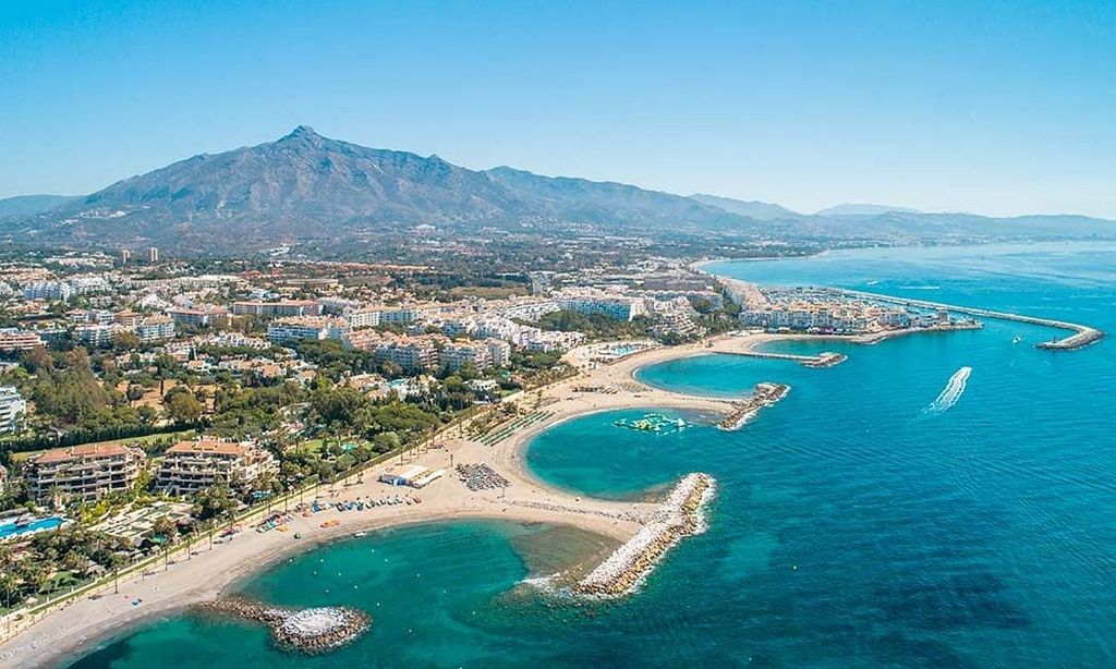 Edificio en venta en Playa de la Fontanilla, Marbella · 91498205 ...