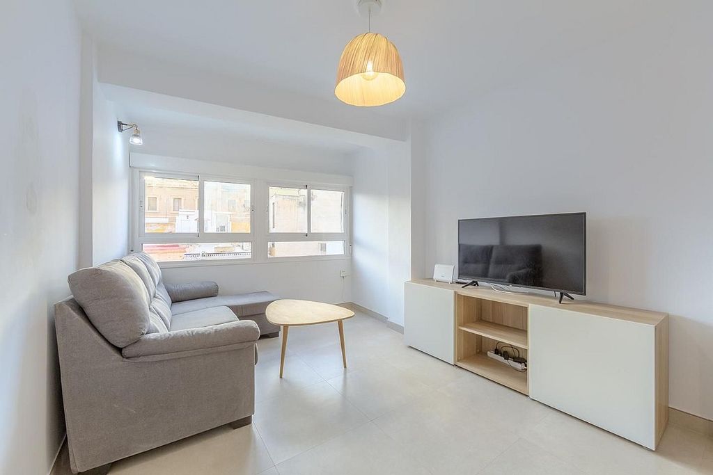 Piso en Plaza de Toros - Santa Rita, Almería · 110501439 - yaencontre