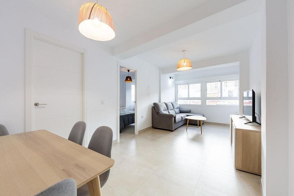 Piso en Plaza de Toros - Santa Rita, Almería · 110501439 - yaencontre