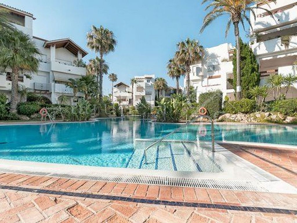 Garaje en venta en calle La Caleta, Costa Ballena Golf, Rota - yaencontre