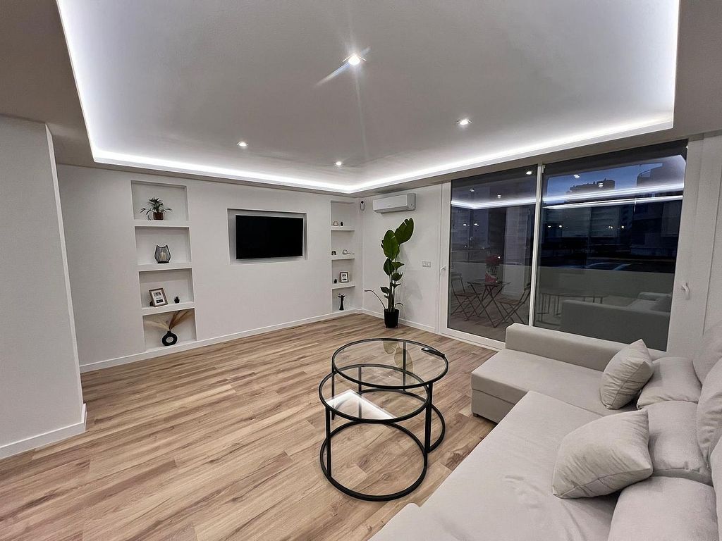 Piso en calle Alberto Fernández, Las Gaviotas, Fuengirola - yaencontre