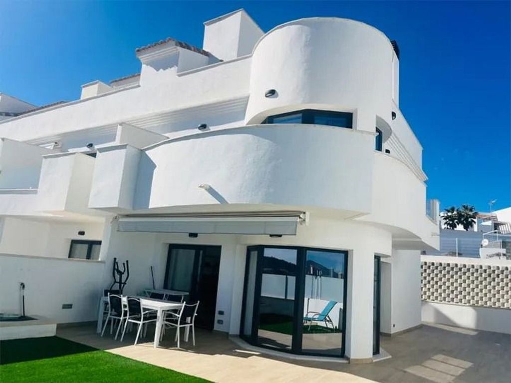 Casa adosada en Cala de Finestrat, Finestrat · 111540285 - yaencontre