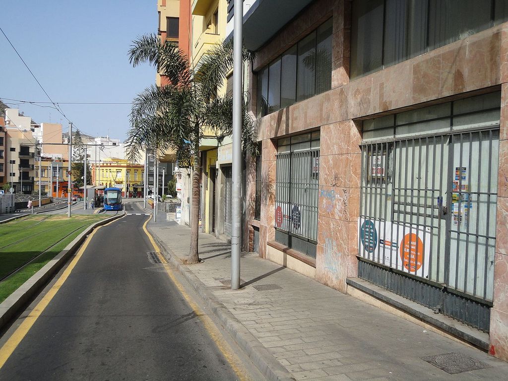 Venta de local en calle Aavenida Islas Canarias, Chapatal, Santa Cruz ...