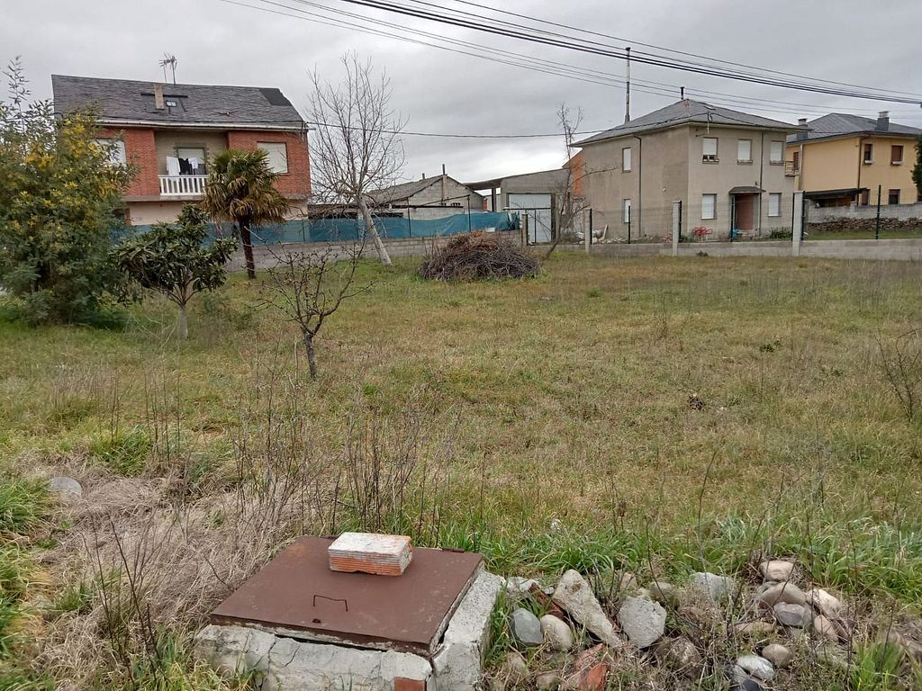 Terreno en venta en Flores de Sil - La Placa, Ponferrada · 110196804 ...