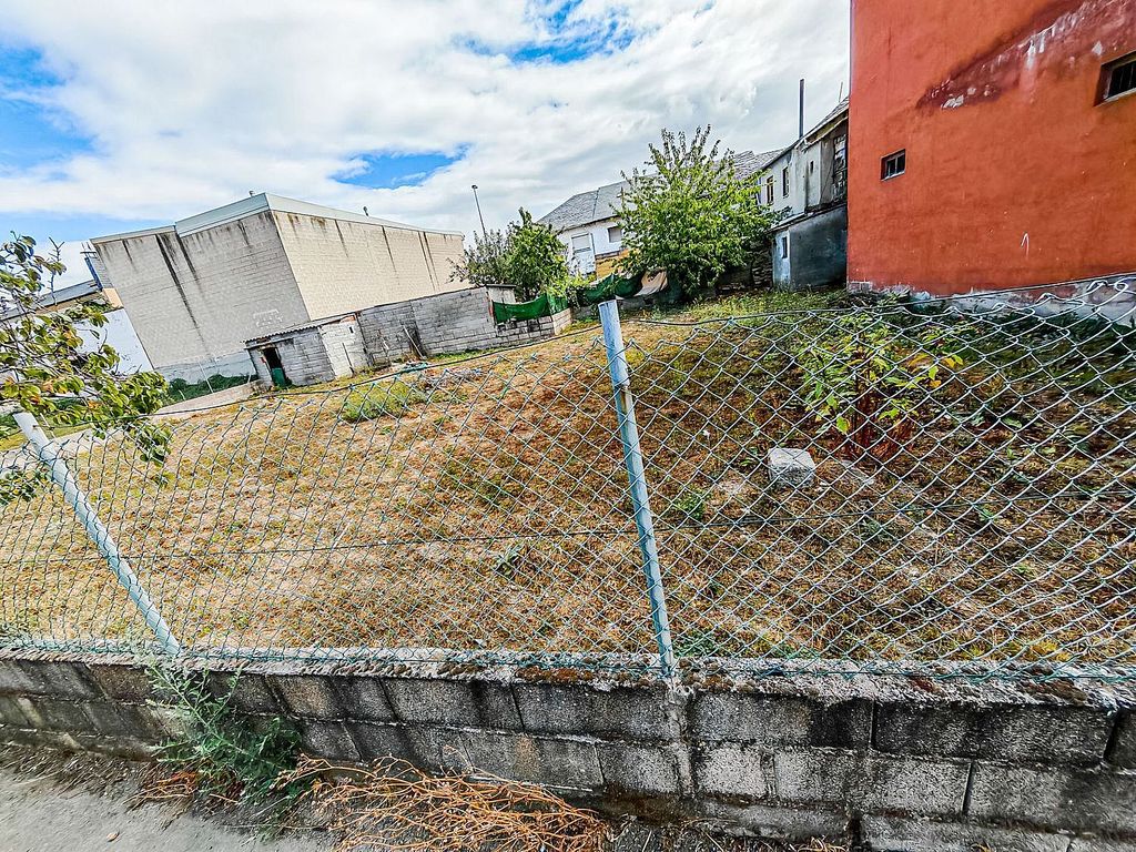 Terreno en venta en Compostilla - Columbrianos, Ponferrada · 110196839 ...