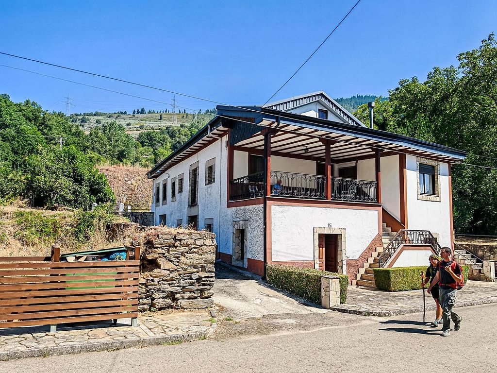 Venta de chalet en Vega de Valcarce · 110196939 - yaencontre