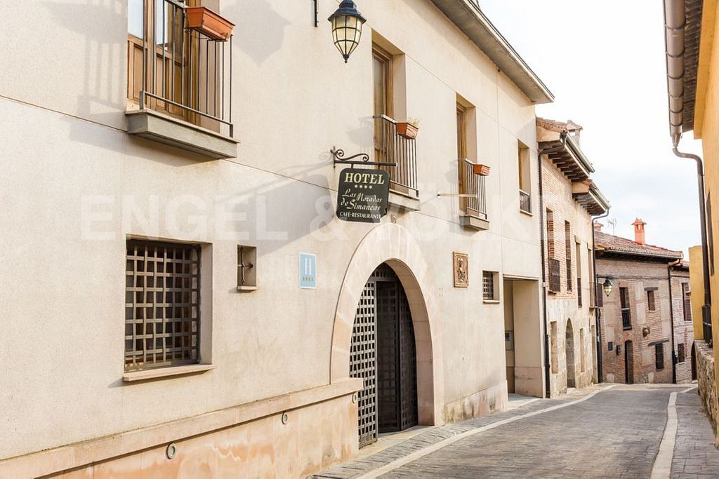 Venta de edificio en calle Luis Antonio Conde, Simancas - yaencontre