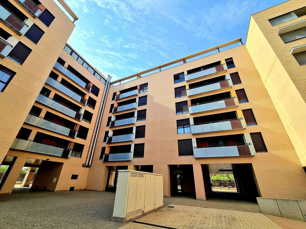 Piso de alquiler de temporada en calle CL Astun Ibon de, Miralbueno ...