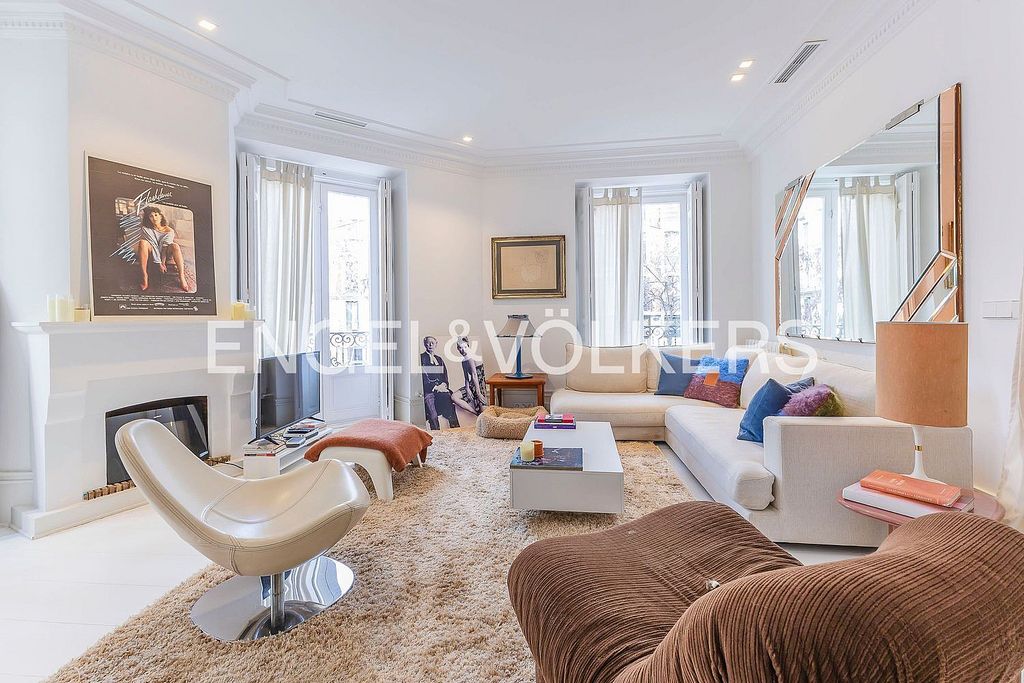 Alquiler de temporada de piso en Universidad - Malasaña, Madrid ...