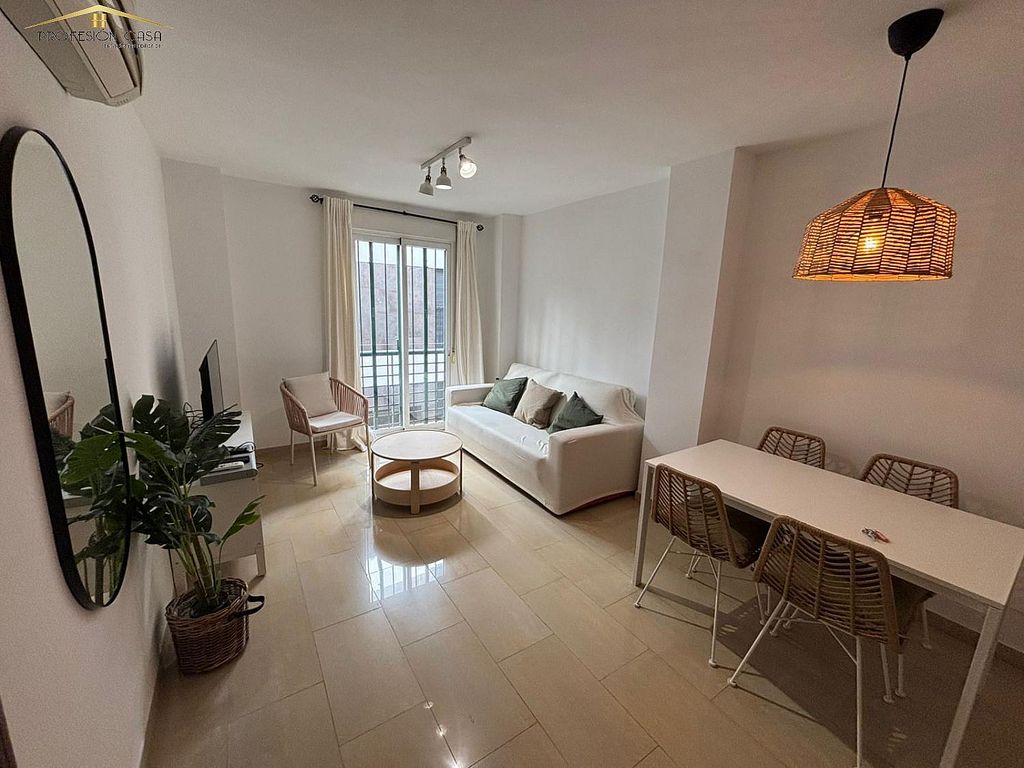 Piso en venta en Perchel Sur - Plaza de Toros Vieja, Málaga · 109909855 ...