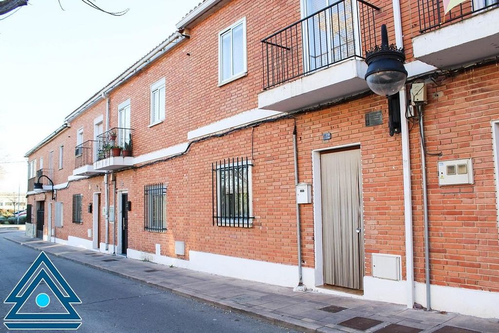 Venta de casa adosada en Meco pueblo, Meco · 101039889 - yaencontre
