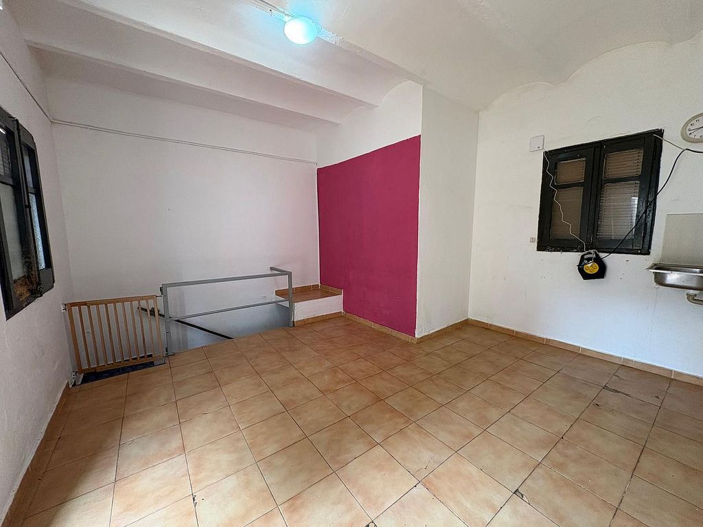 Local en Singuerlín - Can Franquesa - Les Oliveres, Santa Coloma de ...