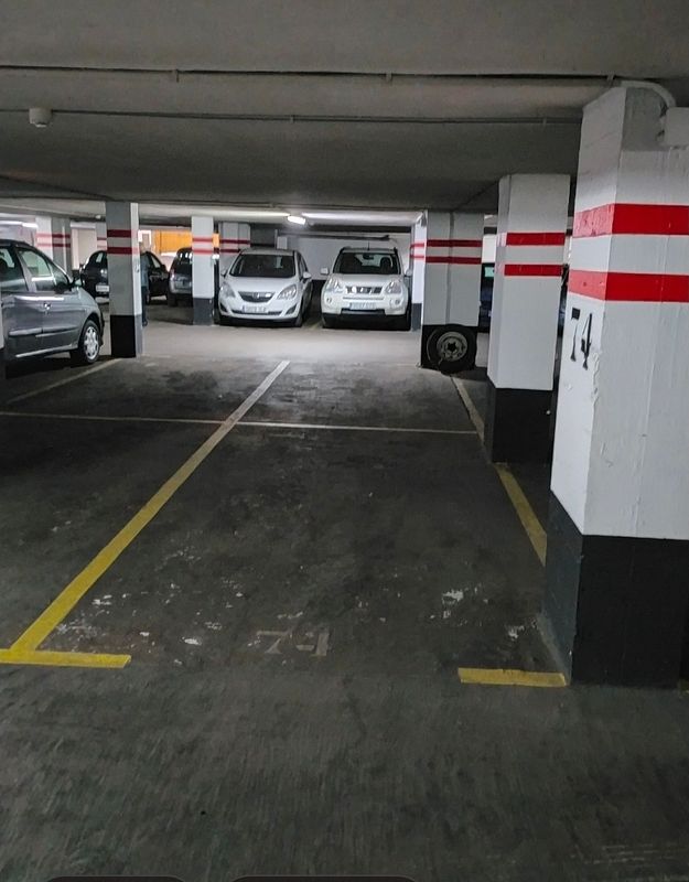 Garaje en venta en calle Botica Vieja Puente de Deusto, Bilbao la Vieja ...