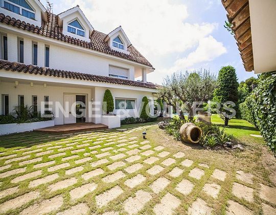 8 chalets de lujo en venta en La Plana, Sitges - yaencontre